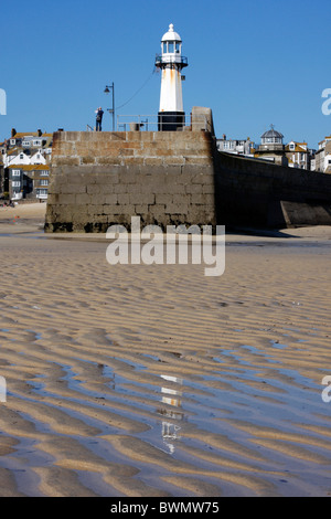 St Ives Lighthouse and harbour wall in Cornwall UK Stock Photo - Alamy