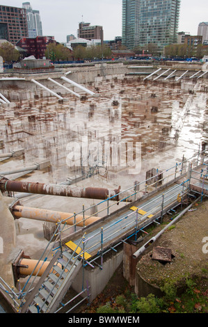 Construction of concrete raft Riverside South development Canary Wharf ...
