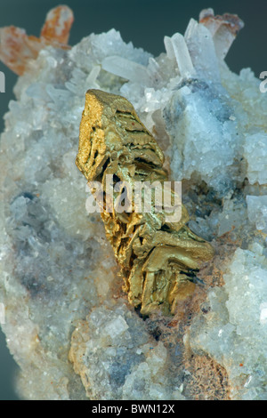 Gold, native element Stock Photo - Alamy