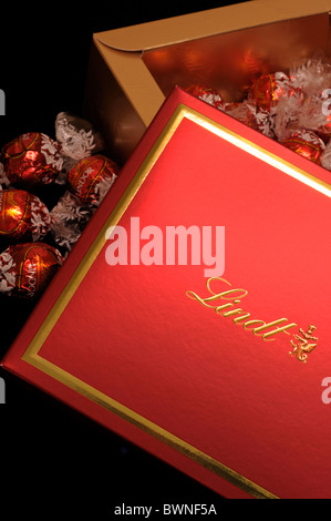 Red box of Lindt Lindor chocolate truffles Stock Photo - Alamy