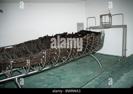 Ancient Galilee boat at the Yigal Allon Centre (Jesus Boat Museum) on ...
