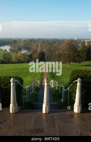 Steps leading down to the River Thames foreshore at New Crane Stairs ...