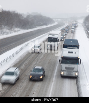 Cars Lorries M25 Motorway Snow Traffic jam Winter Stock Photo - Alamy