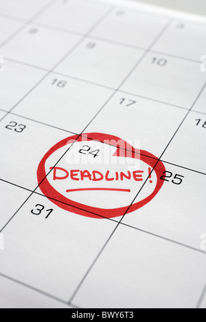 Deadline Word Circled on Calendar Due Date Stock Photo - Alamy