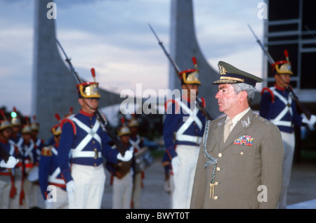 BRAZIL . LAST CHANGE OF GUARD UNDER MILITARY DICTATORSHIP BRASILIA 1985 ...