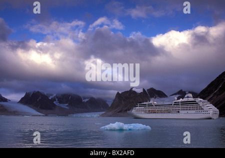 MS Delphin Renaissance cruiseship ship cruiser cruise liner Magdalena ...