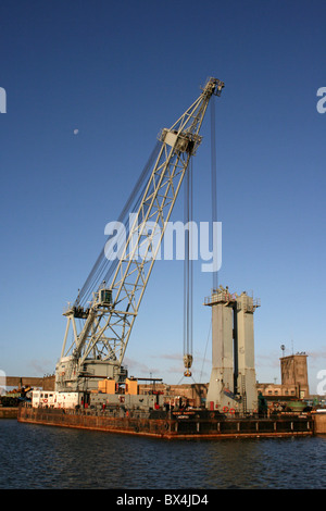 The Mersey Docks and Harbour company floating crane The Mersey Mammoth ...