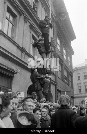 Jan Palach, funeral, procession, flags, Old Town Square Stock Photo - Alamy