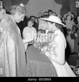 Olympic Gold medal winners Harald Conolly of United States right and ...