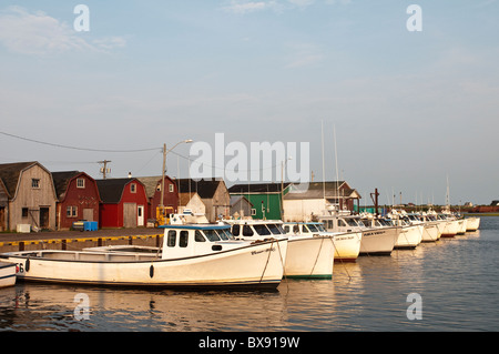 Fishing boats, Malpeque Harbour, Prince Edward Island, the maritimes ...