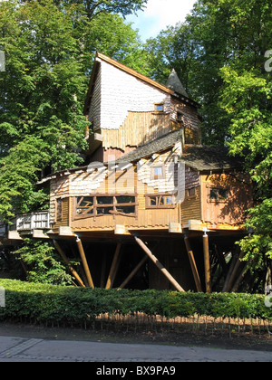 Tree House, Alnwick Castle gardens, Northumberland, UK, Europe Stock ...