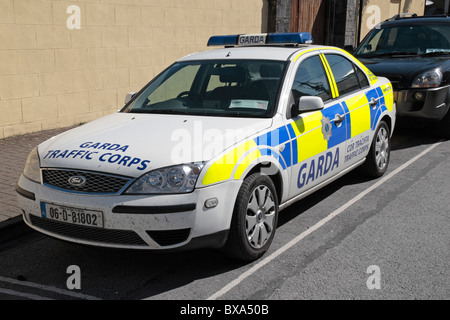 garda irish police patrol car sligo republic of ireland Stock Photo - Alamy