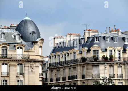 Paris residential buildings. Old Paris architecture, beautiful facade ...