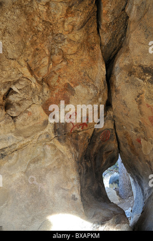 Petroglyph in Joshua Tree located near Barker Dam Stock Photo - Alamy