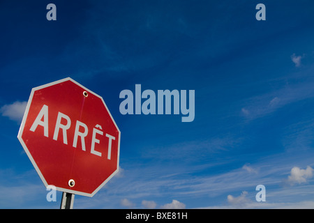 French stop sign "arrêt" in Montréal, Québec, Canada Stock Photo - Alamy