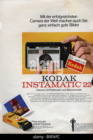 Camera Kodak Instamatic Stock Photo - Alamy