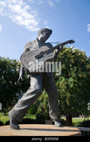 Statue of Elvis Presley Memphis Tennessee Stock Photo - Alamy