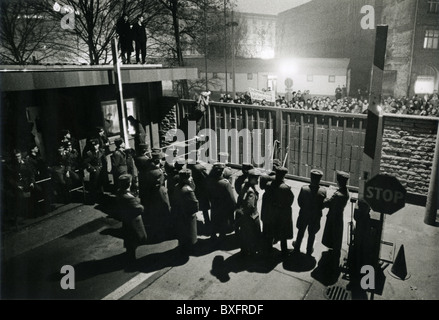 Monday Demonstration, Leipzig, GDR, historic picture, autumn 1989 Stock ...