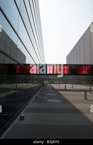 The 'Blizard Building' designed by Will Alsop, which houses the ...