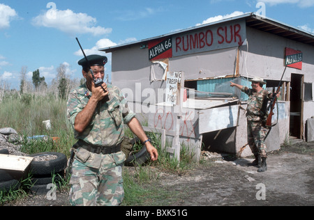 USA. MEMBERS OF THE ANTI-CASTRO CUBAN EXILE COMMUNITY ALPHA 66 DURING ...