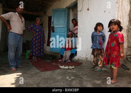Romani family from the gypsy village of Gigikhana near Bukhara, Uzbekistan Stock Photo - Alamy