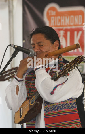 Andes Manta, a traditional band from Ecuador, plays classic South ...