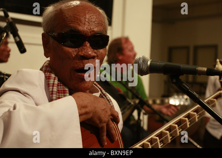 Kong Nay, legendary Khmer musician, the ´Ray Charles of Cambodia ...