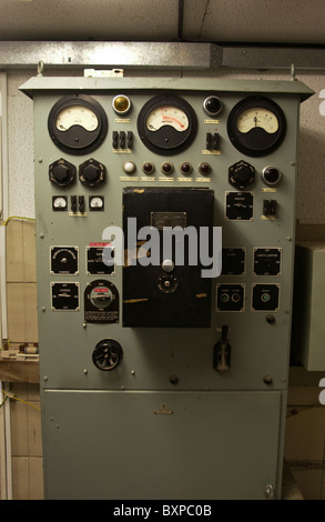 CONTROL ROOM IN NUCLEAR BUNKER Stock Photo - Alamy