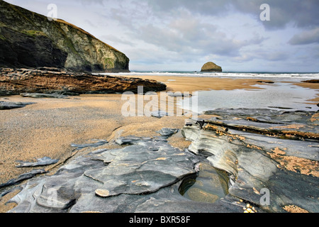 Beach at Trebarwith Strand captured at low tide Stock Photo - Alamy