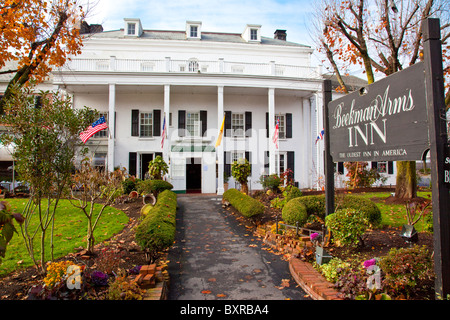 New York, Rhinebeck. Historic Beekman Arms Inn, the oldest inn in ...