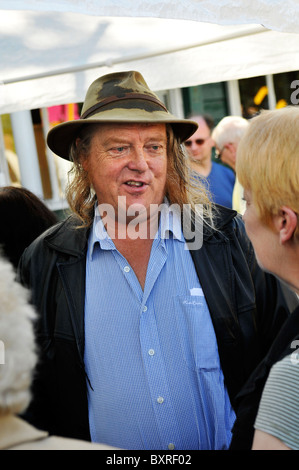 Phil Harding of television's Time Team joined by Actor Timothy West ...