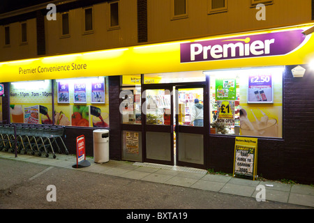 Premier convenience store at night in UK Stock Photo: 33726083 - Alamy