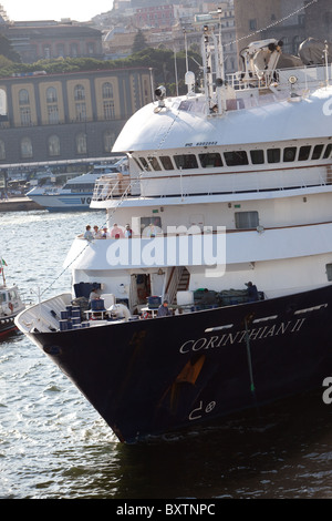 "Corinthian 2" small cruise ship sailing from Naples after visit Stock ...