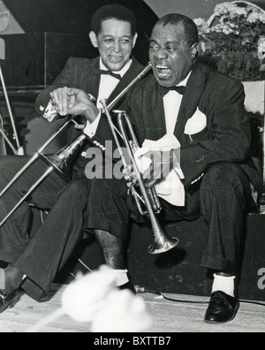 LOUIS ARMSTRONG (1901-1971) US jazz trumpet player about 1953 Stock ...