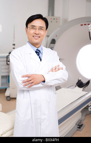 Portrait of Chinese doctor and MRI scanner Stock Photo - Alamy