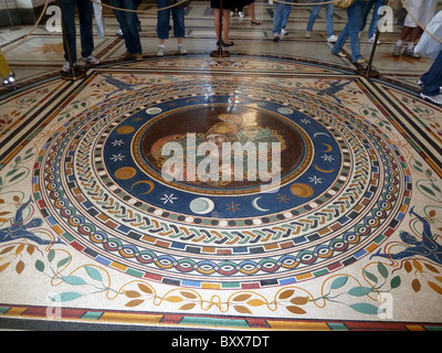 The Greek Cross Room at the Vatican Museum featuring a mosaic floor by ...