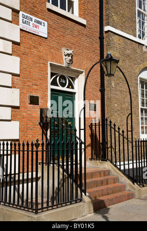 Queen Anne's Gate Stock Photo - Alamy