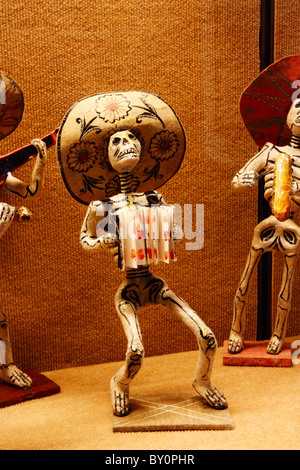 Mexican skeleton dolls depicting 'Dia de Los Muertos' (Day of the Dead ...