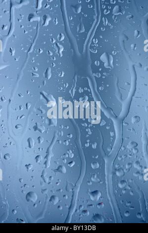 Rain pouring down a kitchen window Stock Photo: 33830691 - Alamy