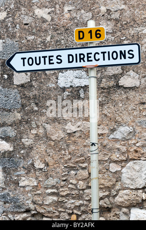French 'Toutes Directions' (All Directions) road sign Stock Photo - Alamy