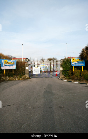 Closed Entrance Gates Of Pontins Holiday Camp Camber Sands East Sussex ...