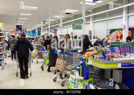 Checkouts - Tesco Superstore - Colney Hatch - London Stock Photo - Alamy