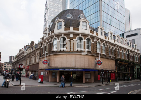 Entrance to Liverpool Street tube station, on the Central, Circle ...