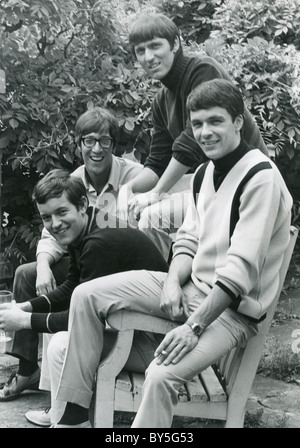 THE SHADOWS UK pop group in 1968 from l: Bruce Welch, John Rostill,Tony ...