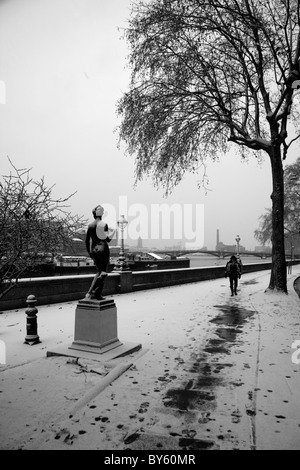 The Atalanta sculpture by Francis Derwent Wood on Chelsea Embankment ...