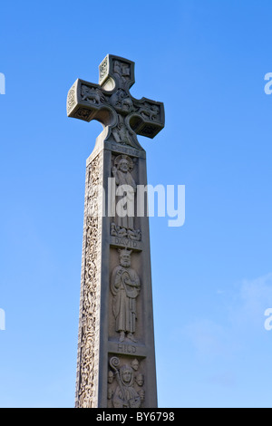 Caedmons Cross in St. Marys Churchyard, Whitby, North Yorkshire ...