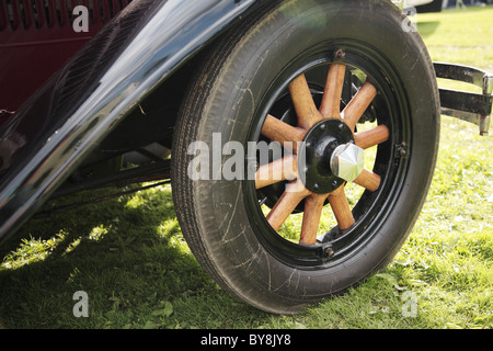 Wooden spoked car wheel Vintage car classic cars Hawkes bay rally New ...