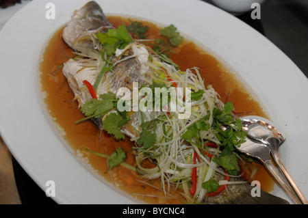 Traditional Thai style art of white stucco Stock Photo - Alamy