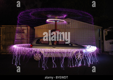 ELECTRIC MAGIC Electric magician Peter Terren can crush soft drink cans ...