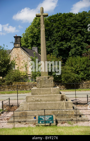 Sheen village medieval cross in the Derbyshire Dales Stock Photo - Alamy